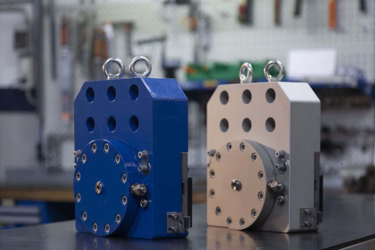 Applications in aggressive environments of industrial brakes